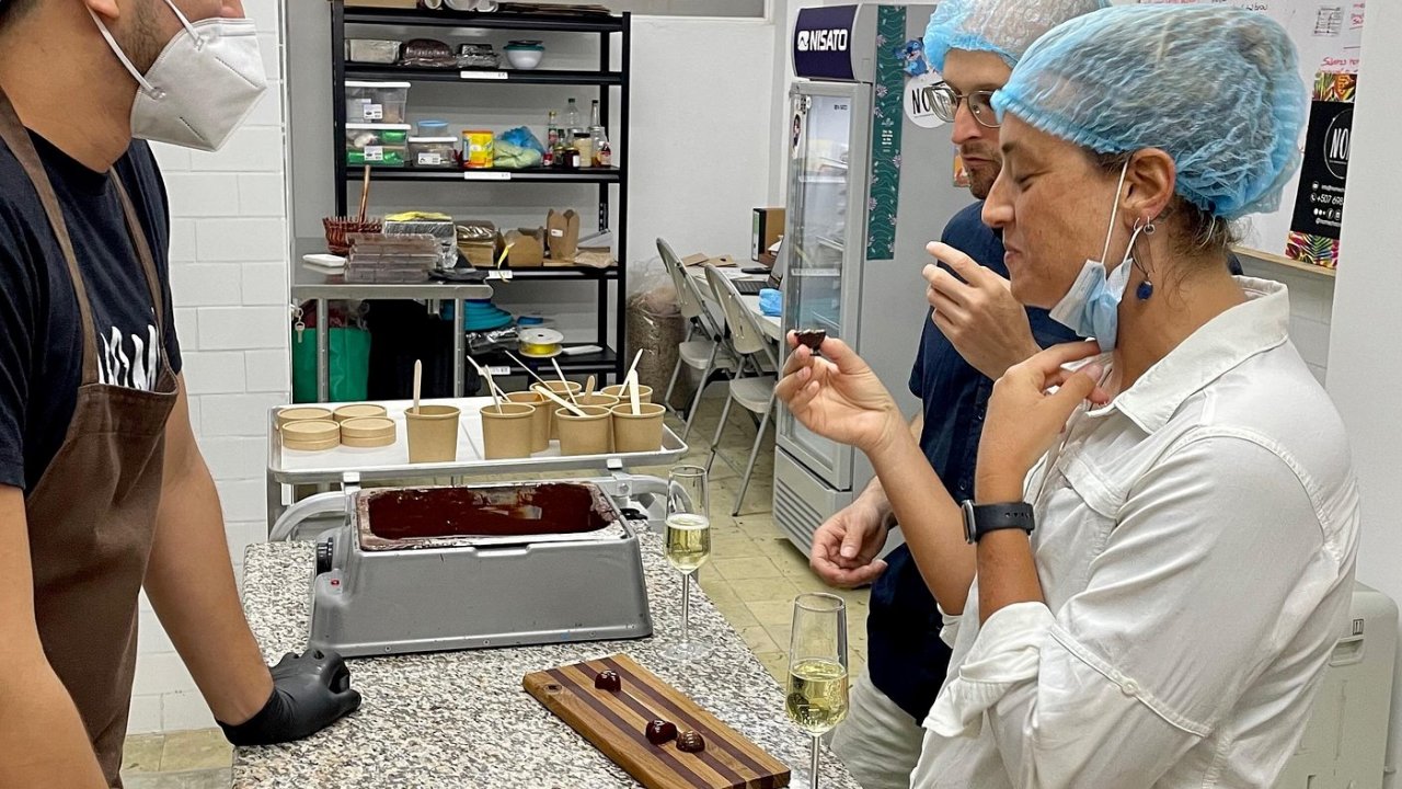 Panama Cocoa Experience: Make Chocolate / Experiencia de Cacao en ...
