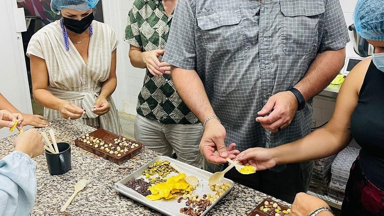 Panama Cocoa Experience: Make Chocolate / Experiencia de Cacao en ...