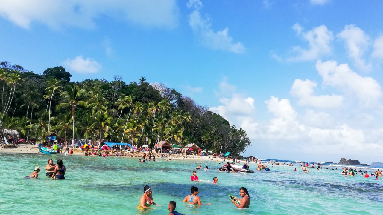 Isla Mamey Day Trip from Panama City / Excursion a Isla Mamey desde Panama